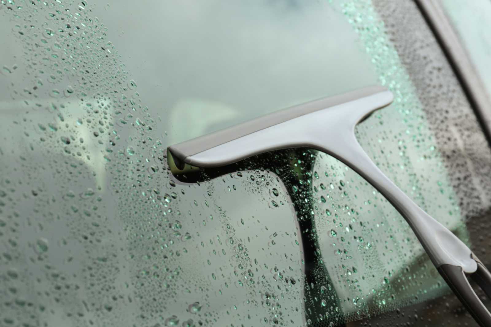 Tinted Window Cleaning Tips for Car Owners